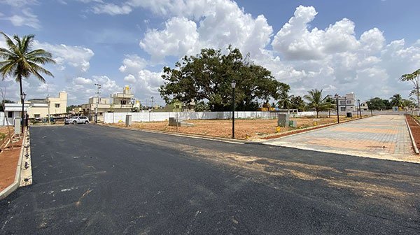 JR HOUSING